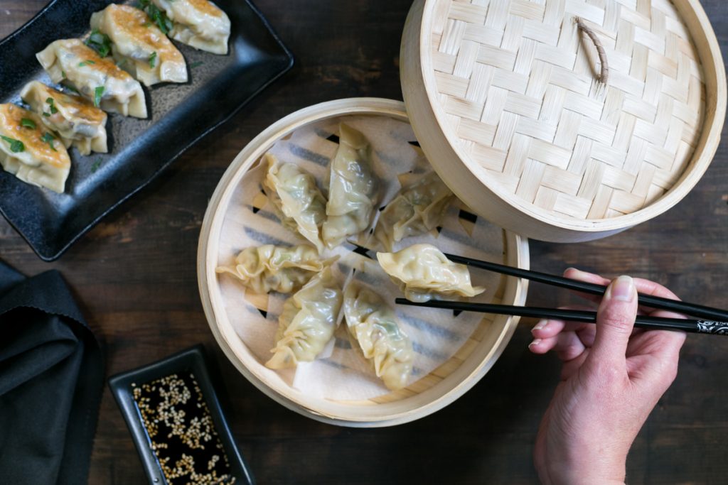 Gyosas (jiaozi o dumplings) de cerdo y vegetales - El Sabor de lo Bueno