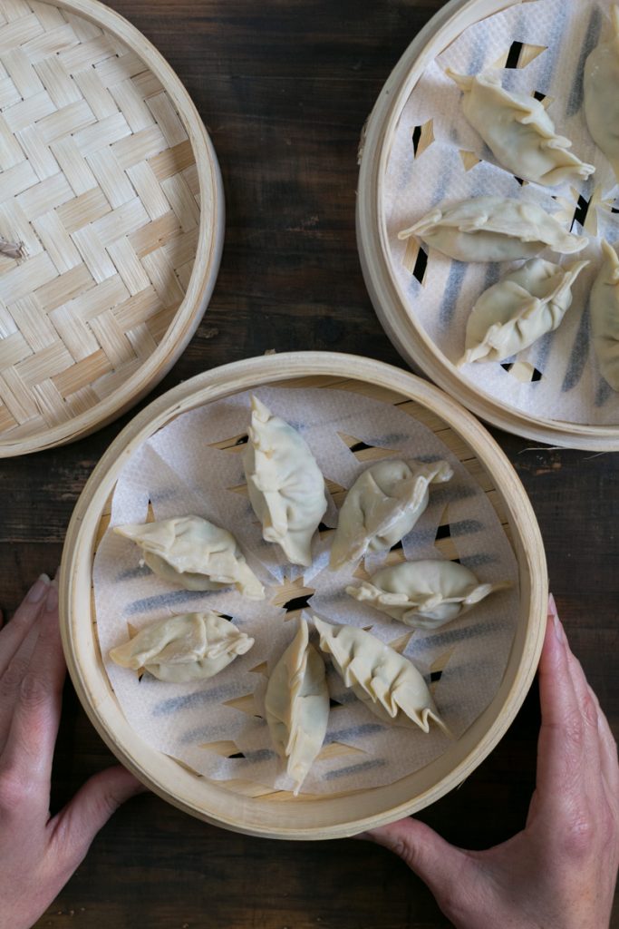 Gyosas (jiaozi o dumplings) de cerdo y vegetales - El Sabor de lo Bueno
