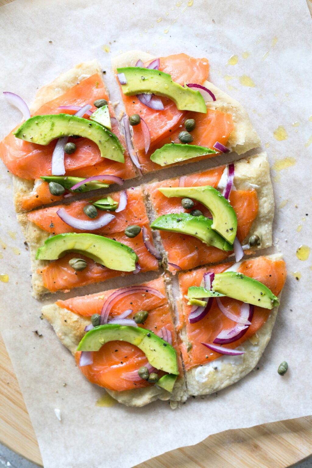 Pizza fría con salmón ahumado - El Sabor de lo Bueno